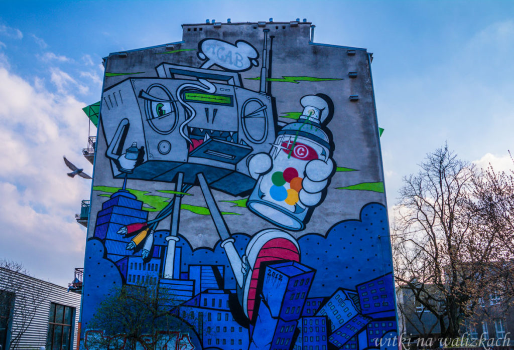 Szlakiem warszawskich murali - Witki na walizkach
